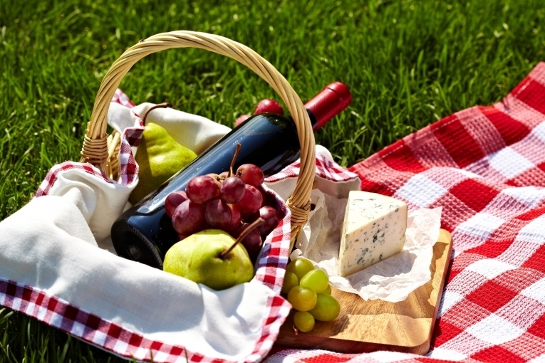 Корзина на пикнике — Shopping at the picnic