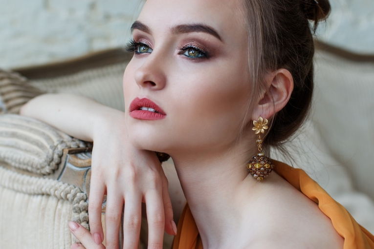 Красивая девушка — Beautiful girl