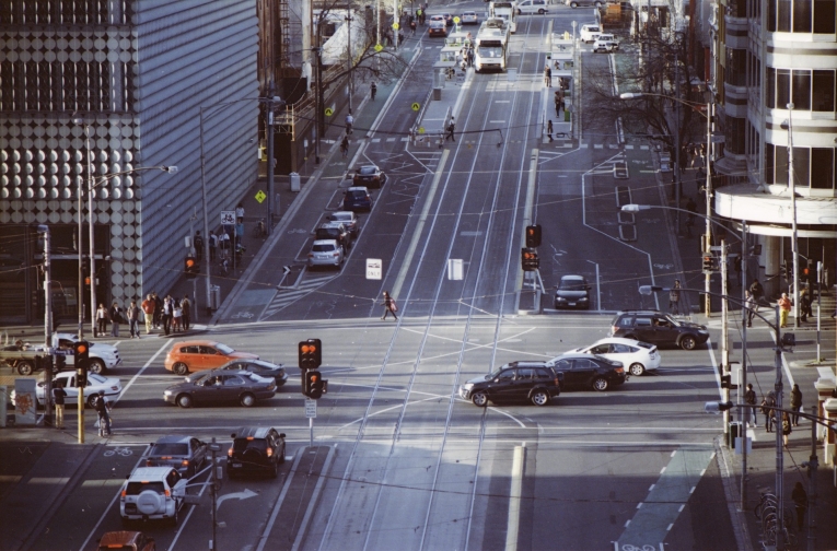 Перекресток, автомобили — Crossroads, cars